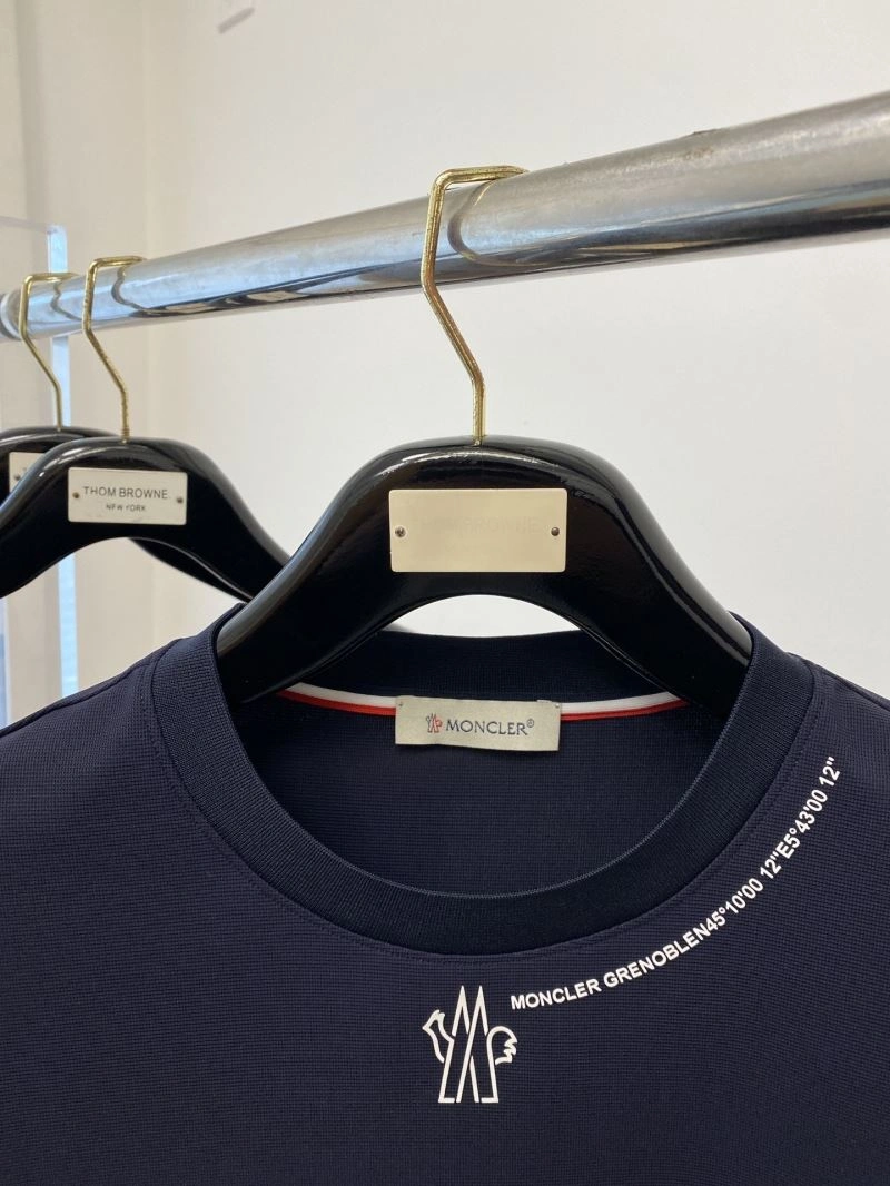 Inexpensive Moncler T-Shirts