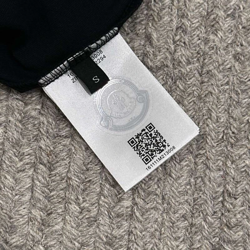 Bargain Moncler T-Shirts