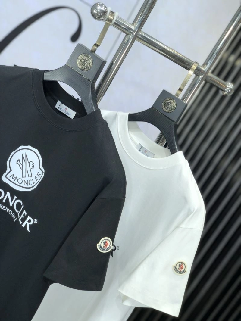 Bargain Moncler T-Shirts