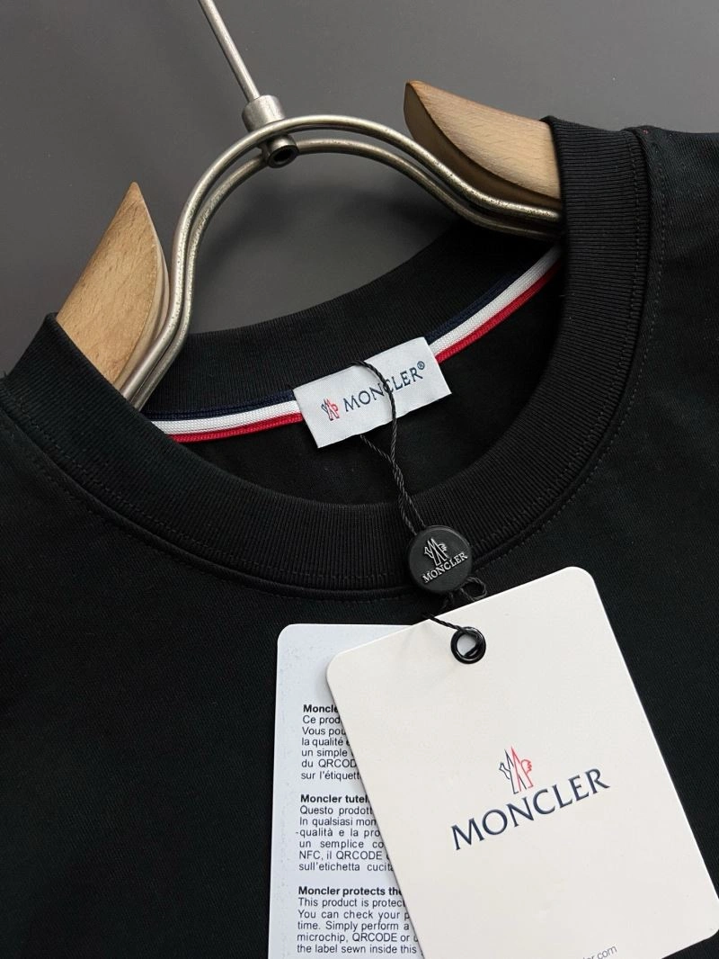 Top mirror Moncler T-Shirts