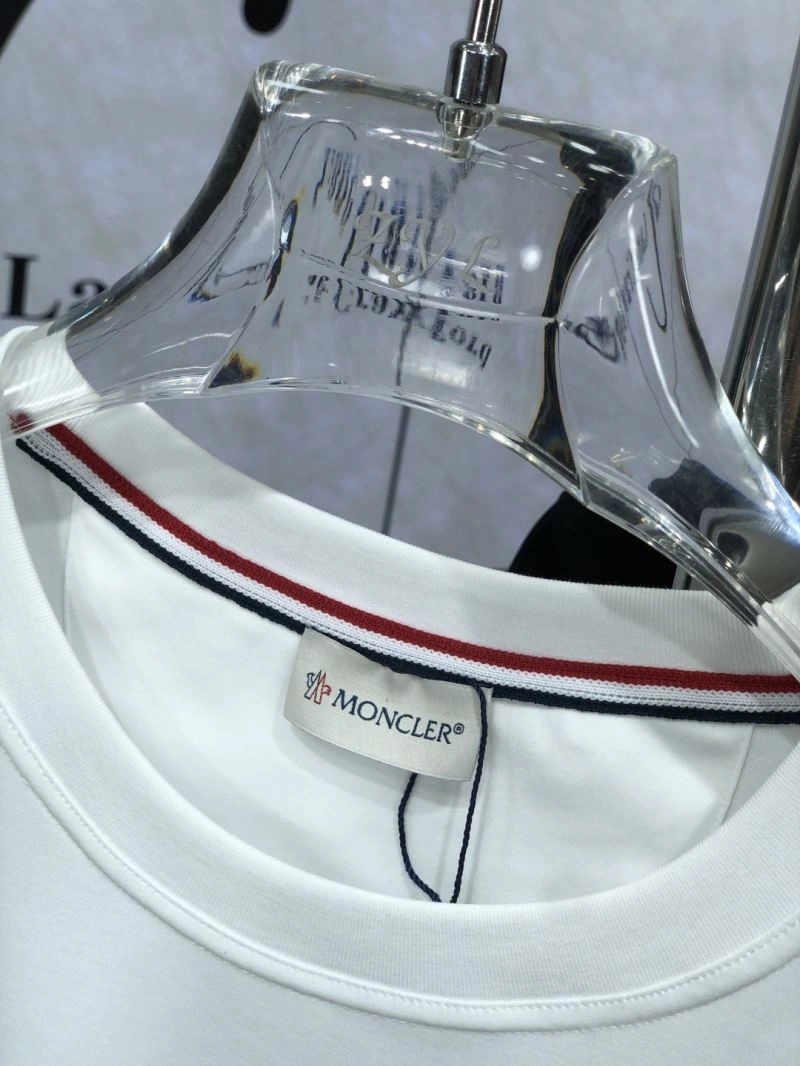 Inexpensive Moncler T-Shirts