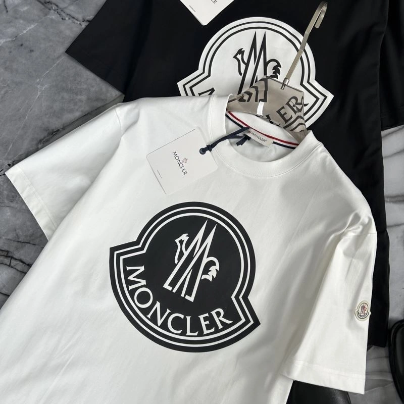 Inexpensive Moncler T-Shirts