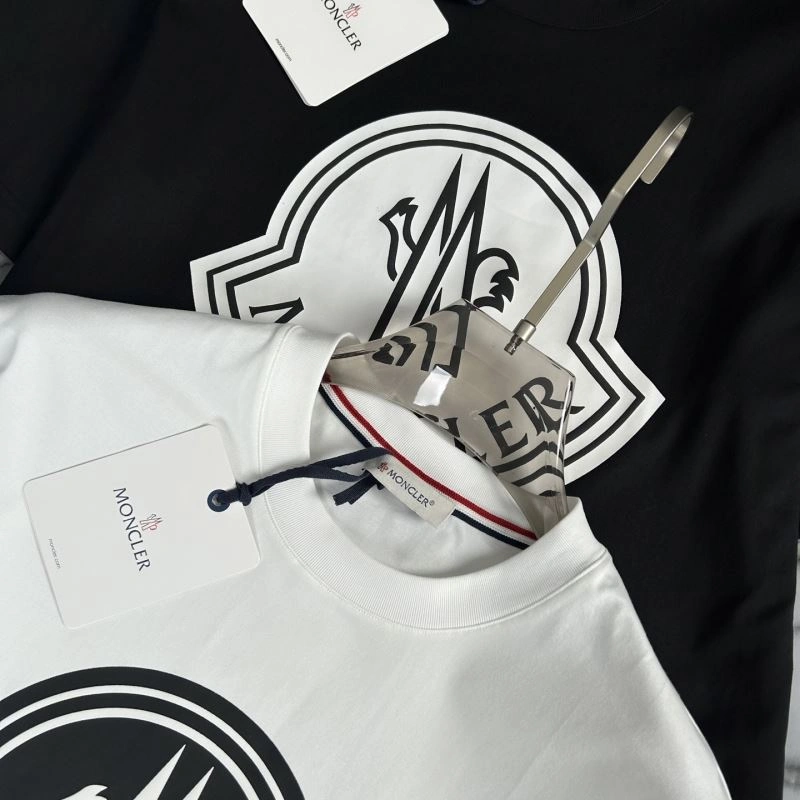 Inexpensive Moncler T-Shirts