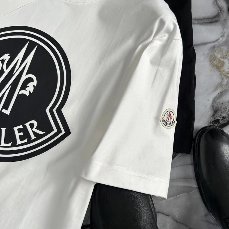 Inexpensive Moncler T-Shirts