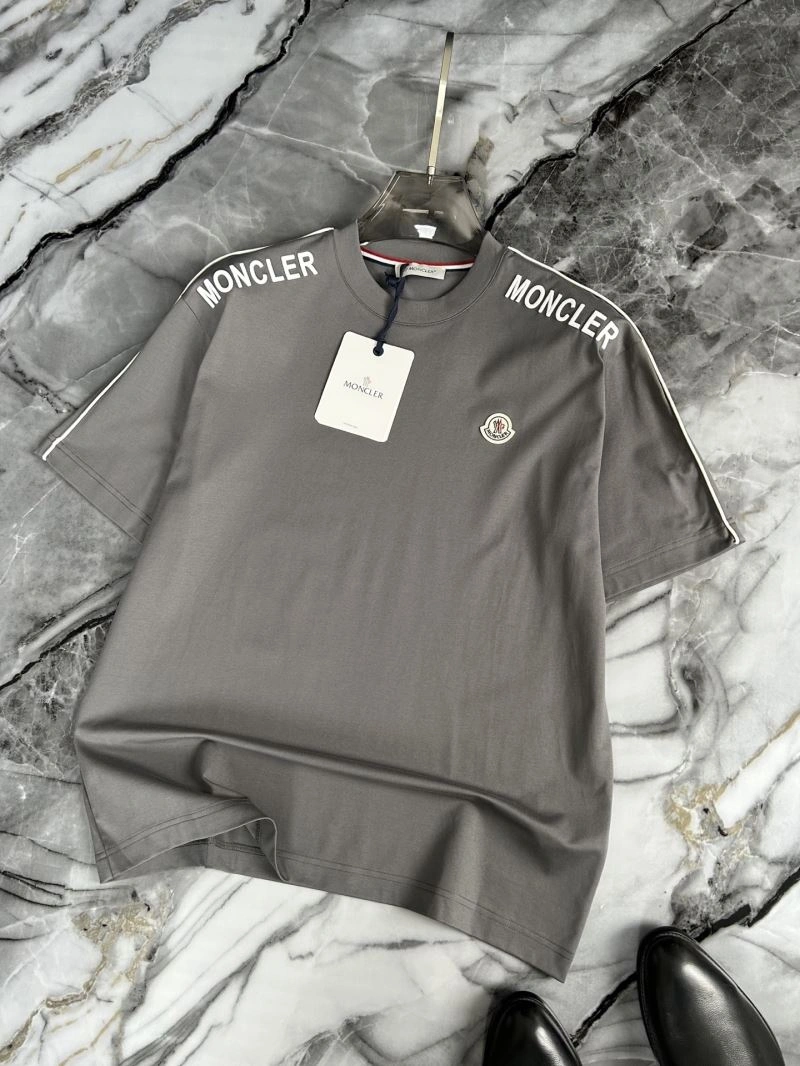 Accurate model Moncler T-Shirts