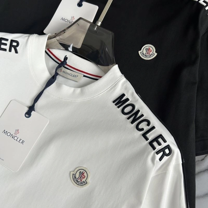 Accurate model Moncler T-Shirts
