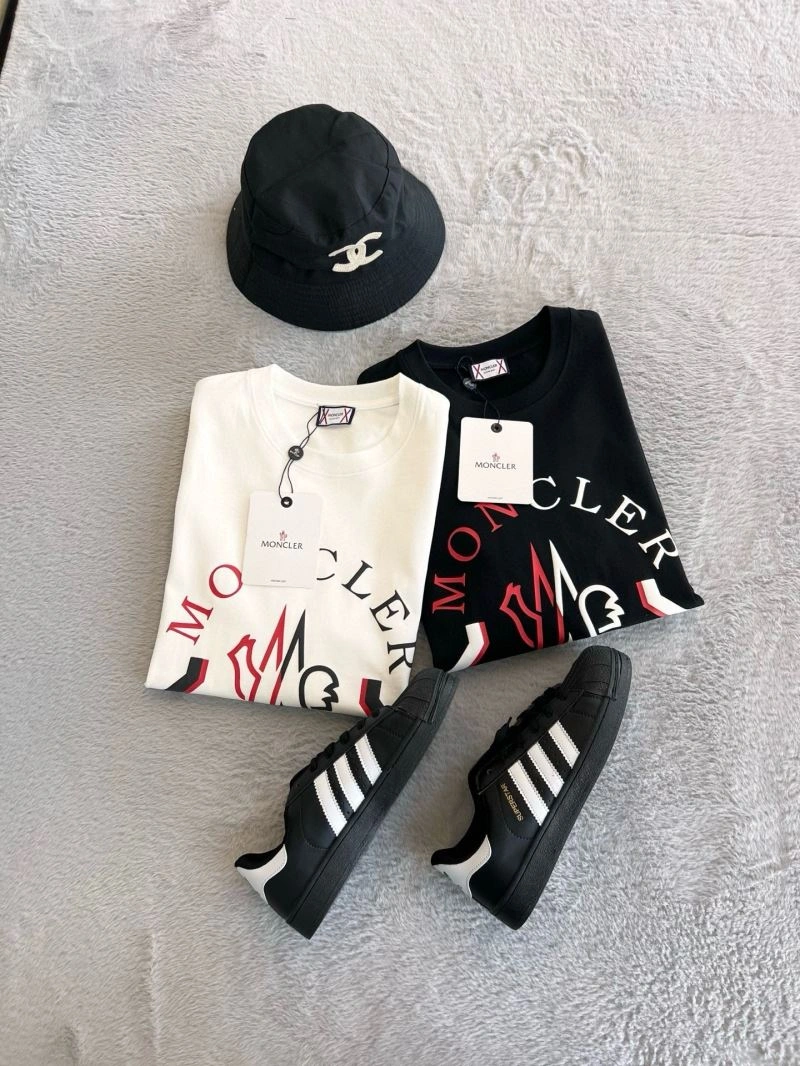 Cut-rate Moncler T-Shirts