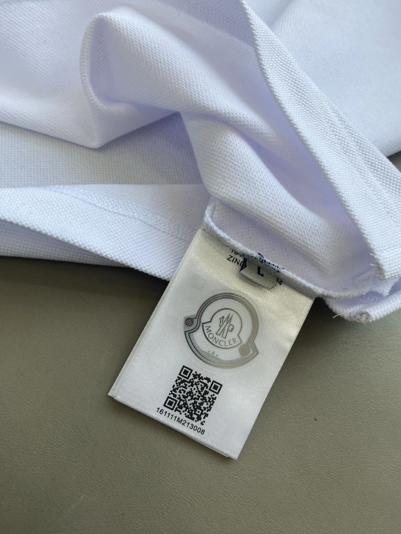 Inexpensive Moncler T-Shirts