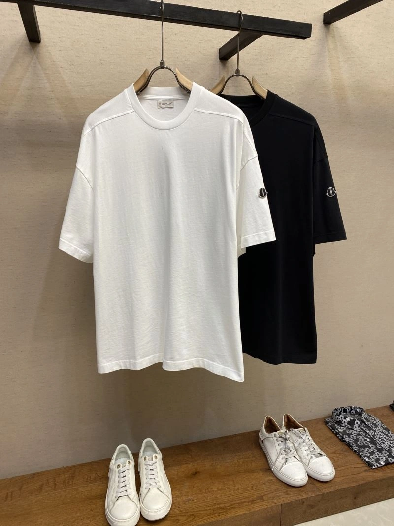 Brand-authenticated Moncler T-Shirts
