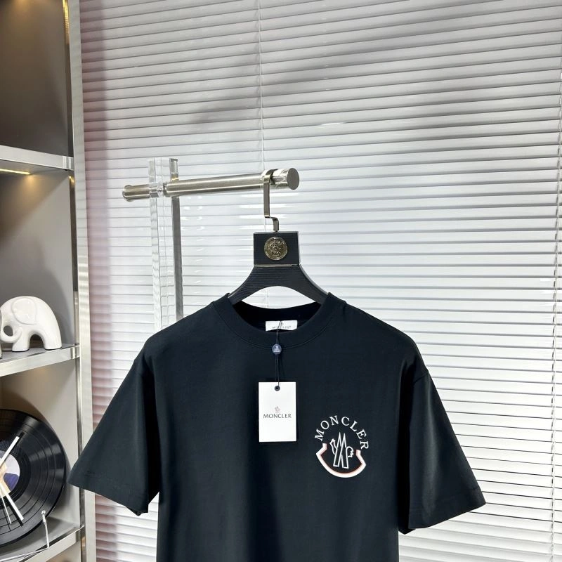 Low-cost Moncler T-Shirts