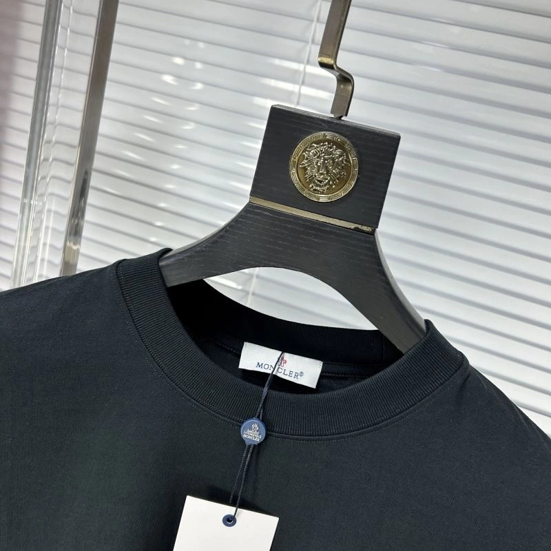 Low-cost Moncler T-Shirts