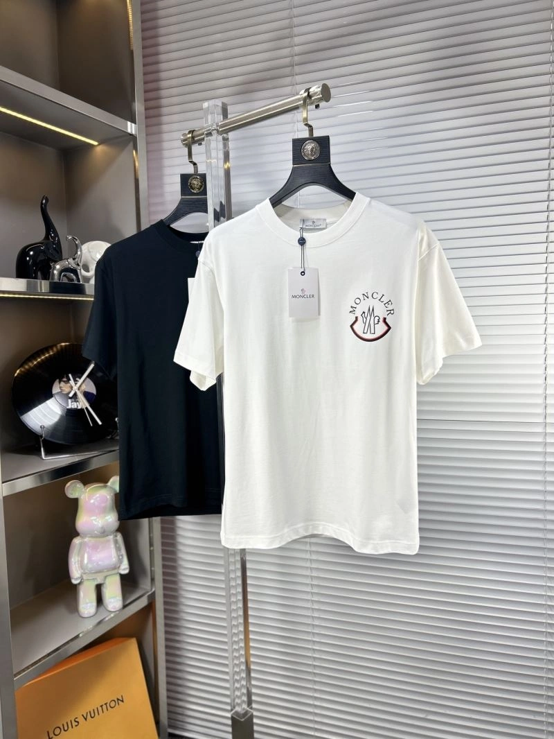 Low-cost Moncler T-Shirts