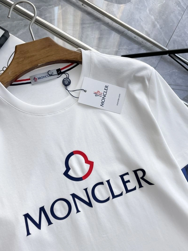 Top mirror Moncler T-Shirts