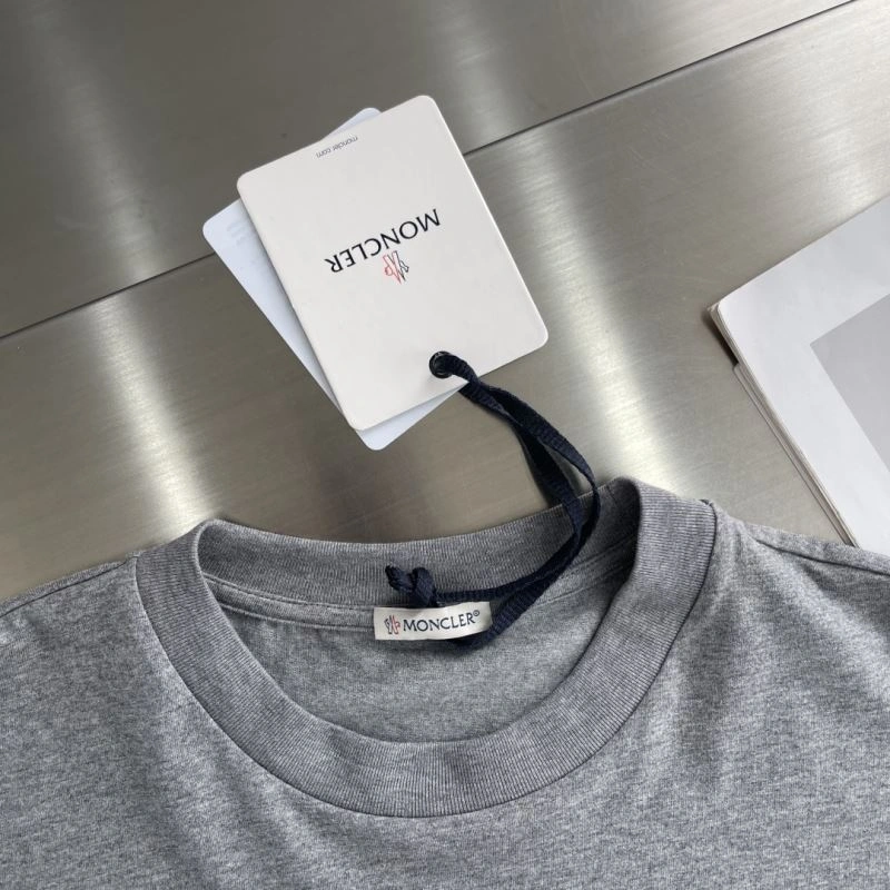 Top mirror Moncler T-Shirts