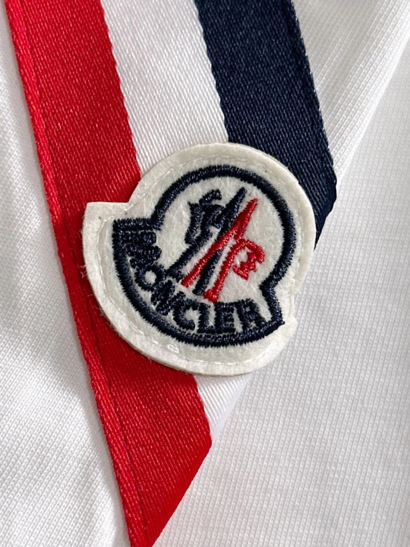 Bargain Moncler T-Shirts