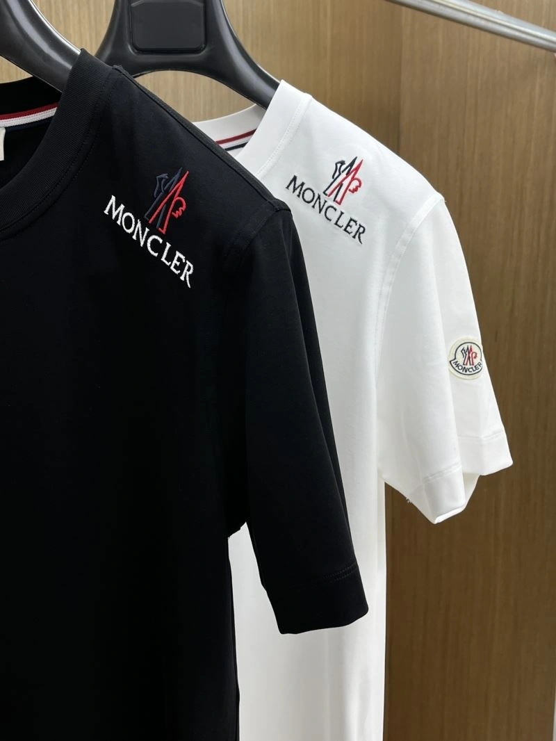 Inexpensive Moncler T-Shirts