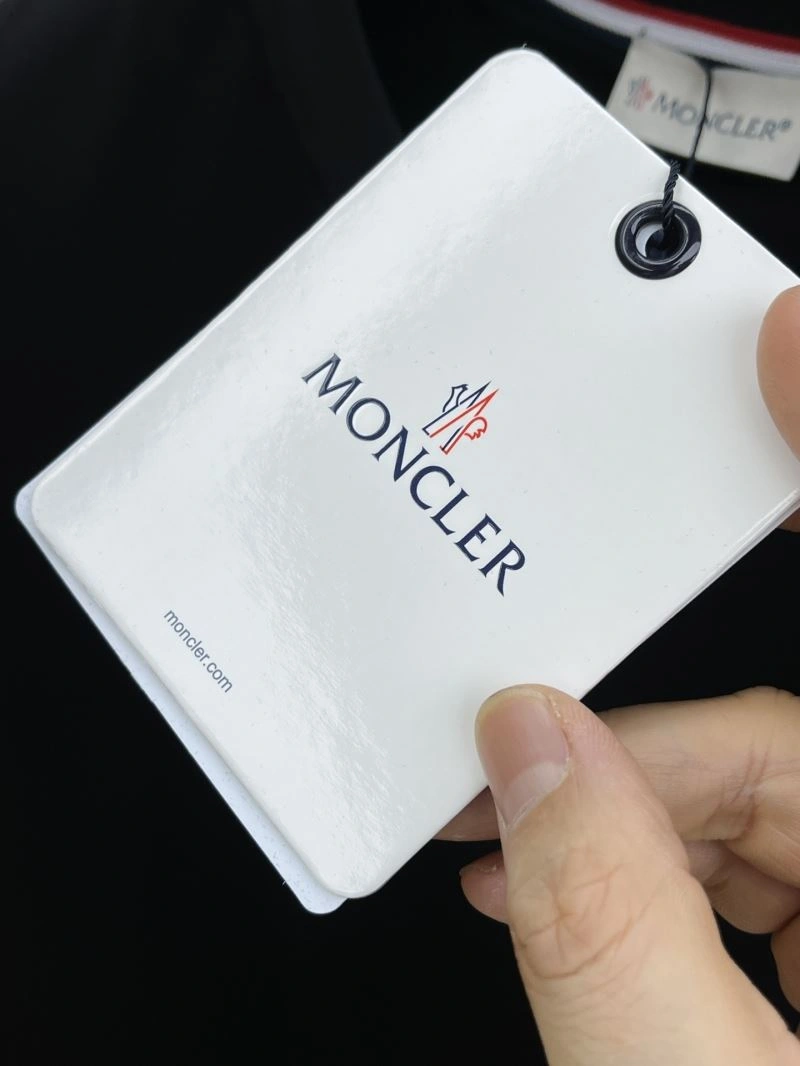 Inexpensive Moncler T-Shirts