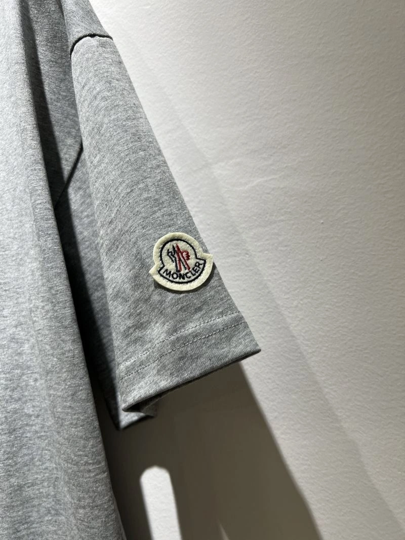 Accurate model Moncler T-Shirts