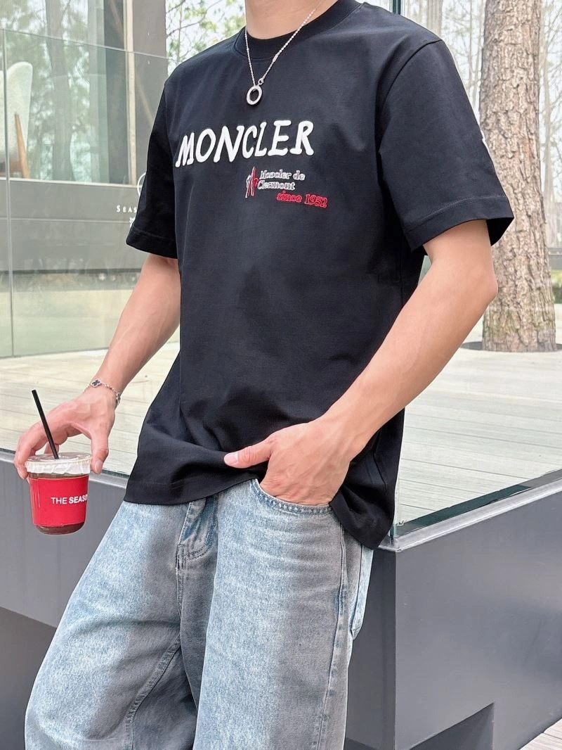 Accurate model Moncler T-Shirts