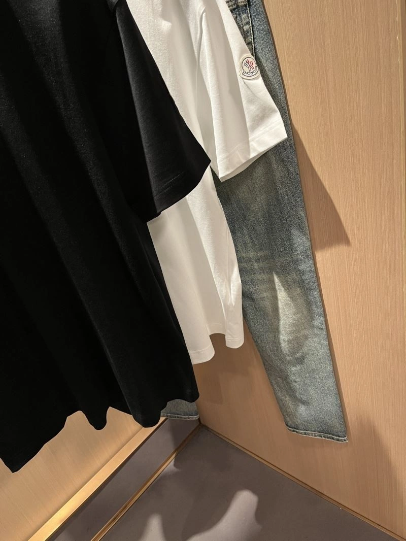 Indistinguishable Moncler T-Shirts
