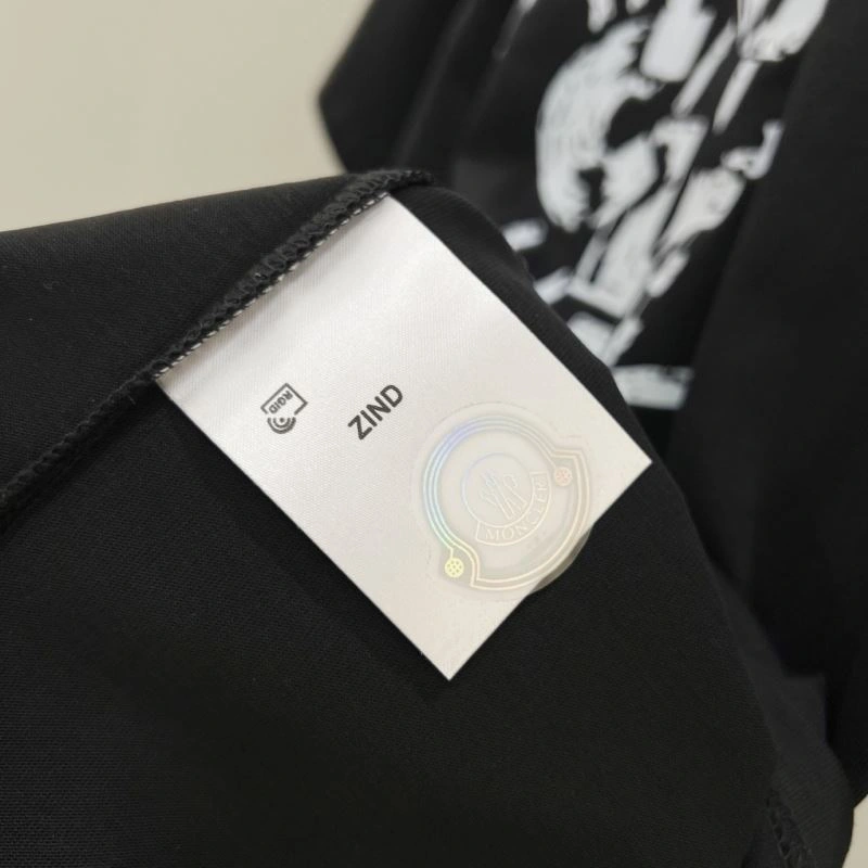 Accurate model Moncler T-Shirts