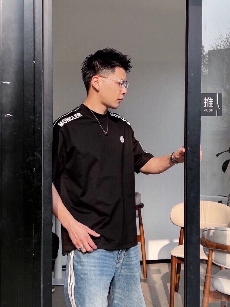 Inexpensive Moncler T-Shirts