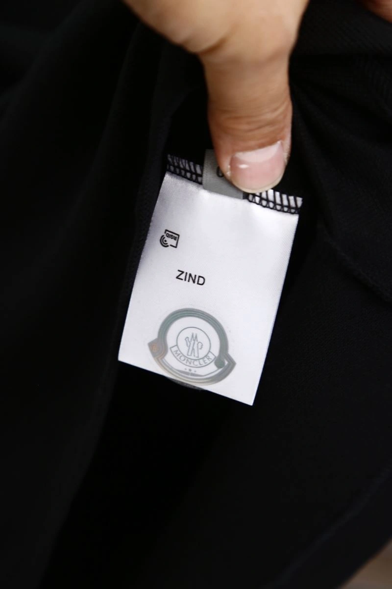 Inexpensive Moncler T-Shirts