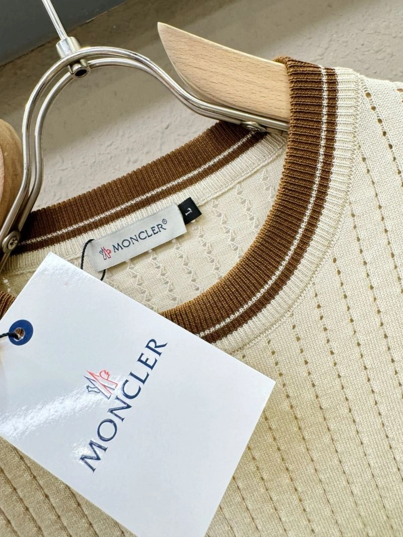 Low-cost Moncler T-Shirts