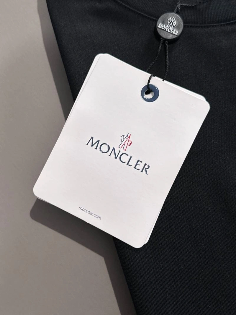 Inexpensive Moncler T-Shirts