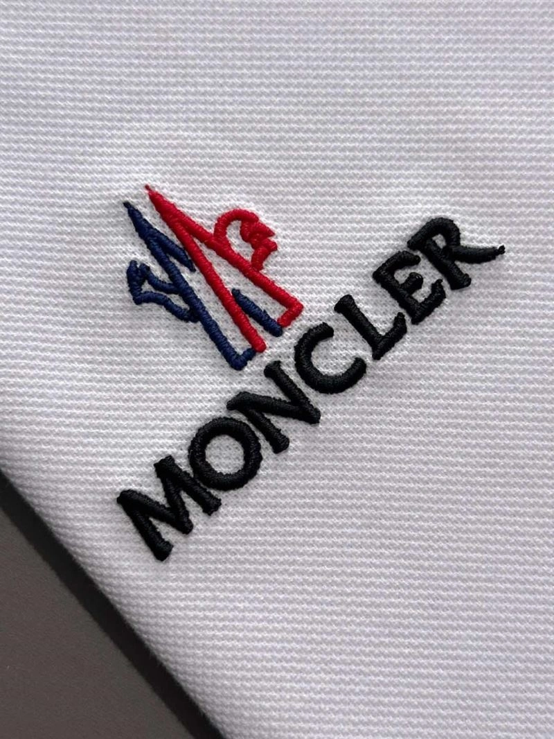 Low-cost Moncler T-Shirts