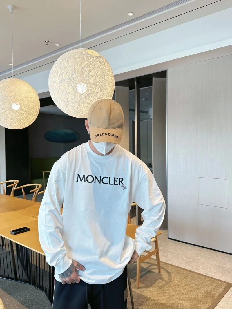 Bargain Moncler T-Shirts
