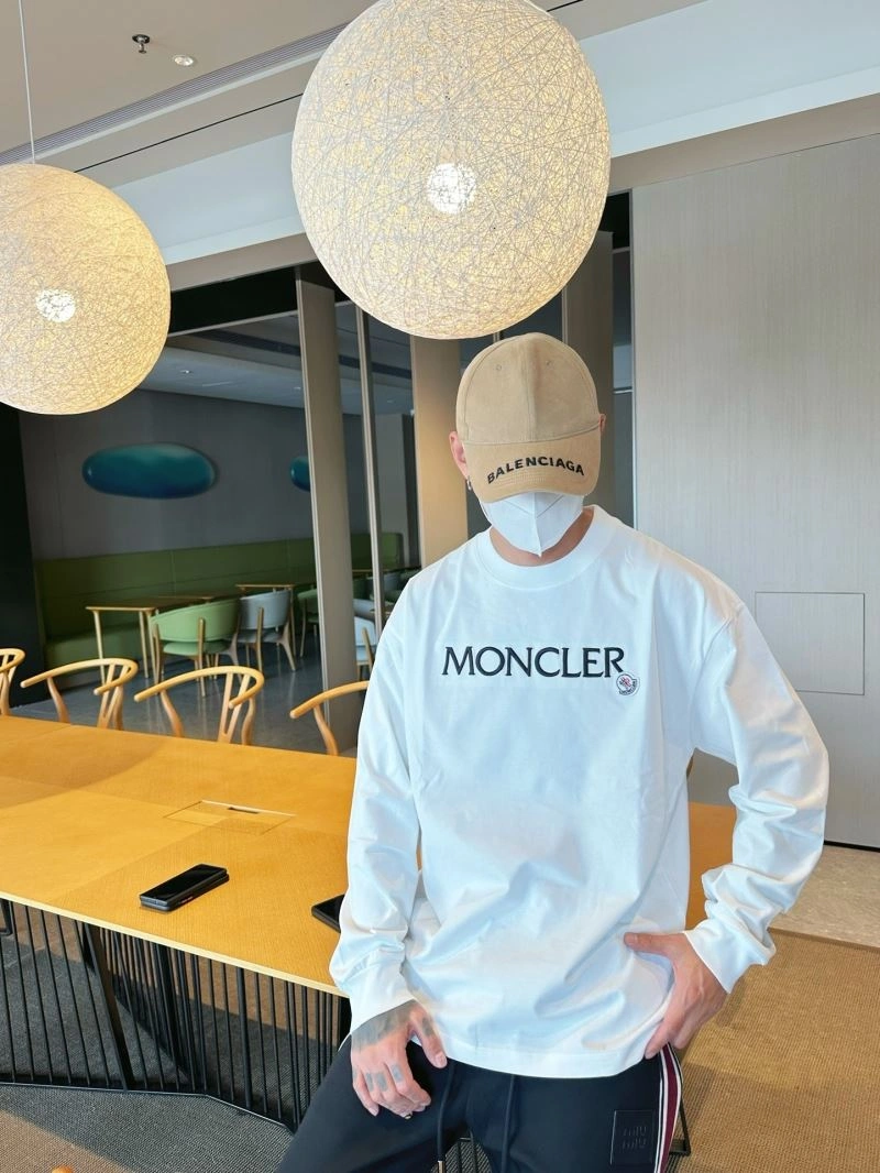 Bargain Moncler T-Shirts