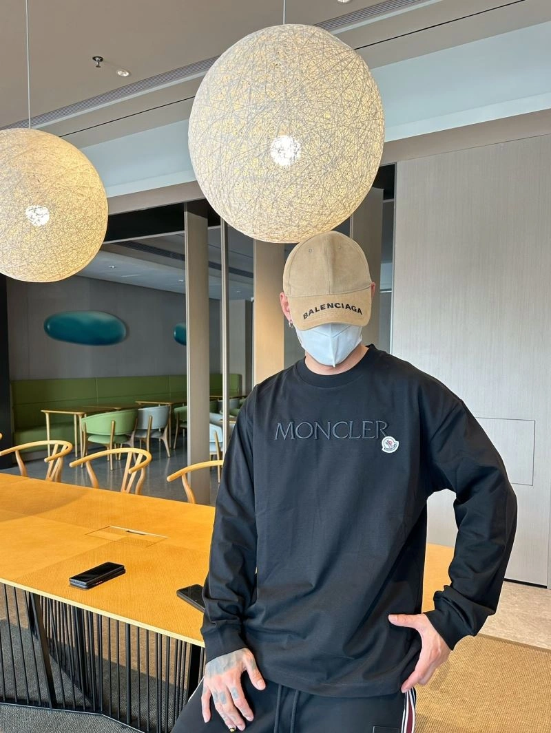 Cut-rate Moncler T-Shirts