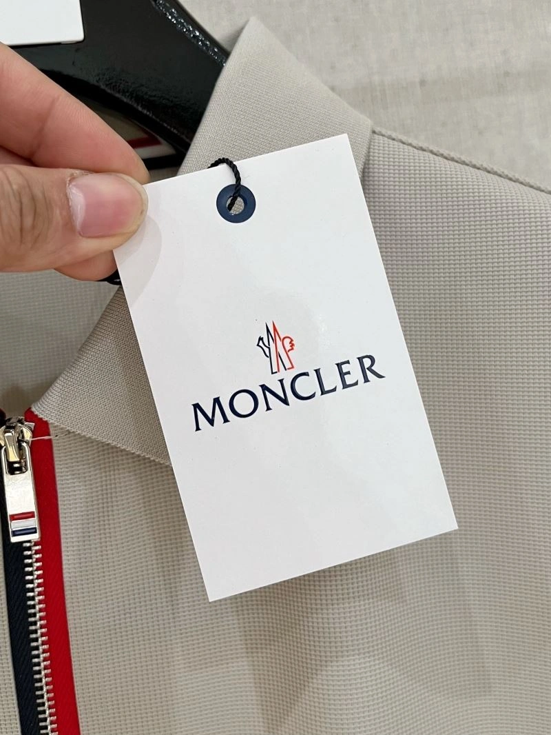 Accurate model Moncler T-Shirts