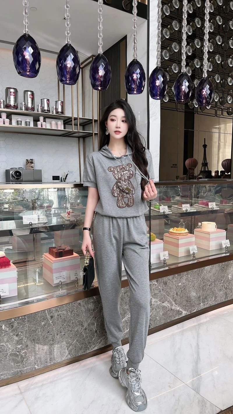 Low-cost Moschino Long Suits