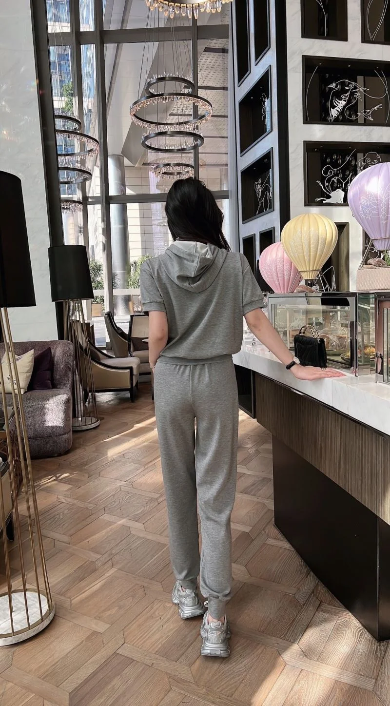 Low-cost Moschino Long Suits
