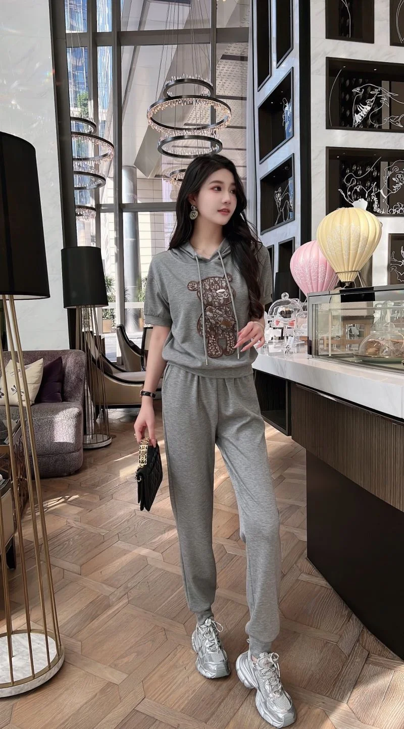 Low-cost Moschino Long Suits