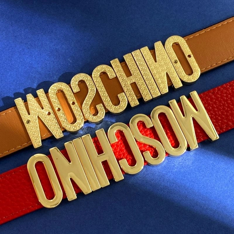 Top match Moschino Necklaces