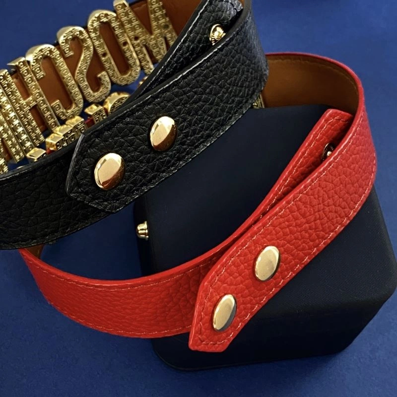 Top match Moschino Necklaces