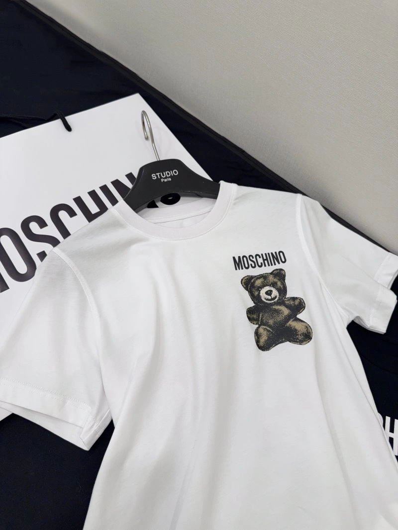 High fidelity Moschino T-Shirts