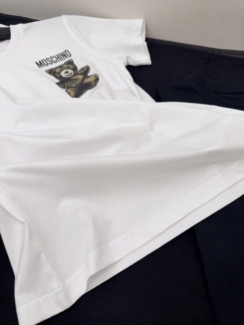 High fidelity Moschino T-Shirts