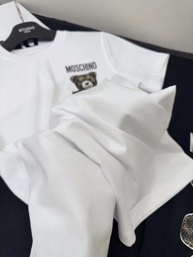 High fidelity Moschino T-Shirts