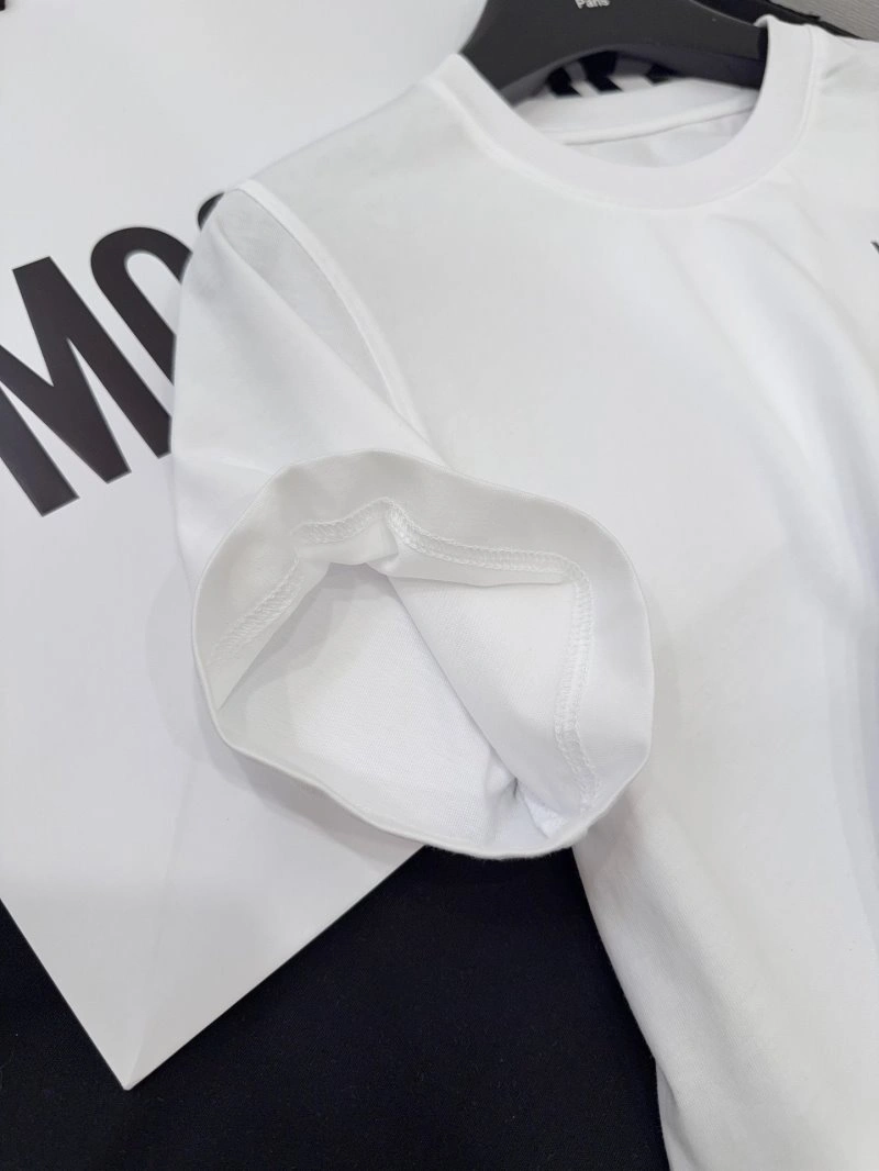 High fidelity Moschino T-Shirts