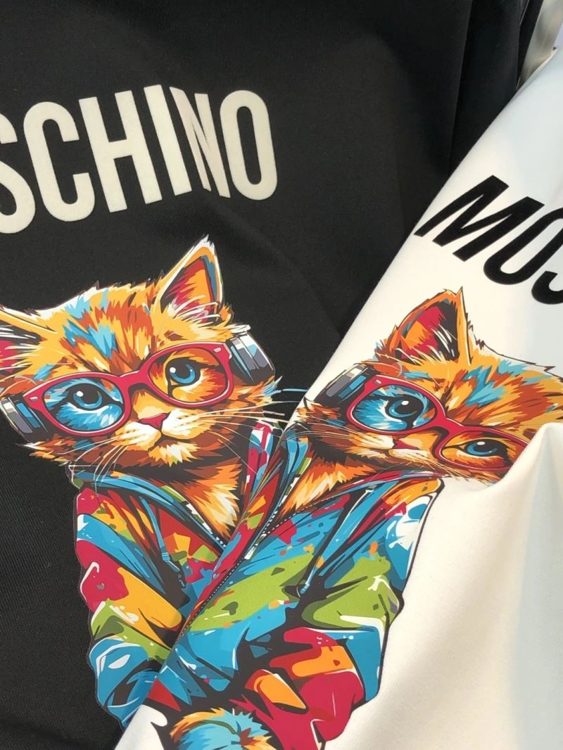 Real Moschino T-Shirts