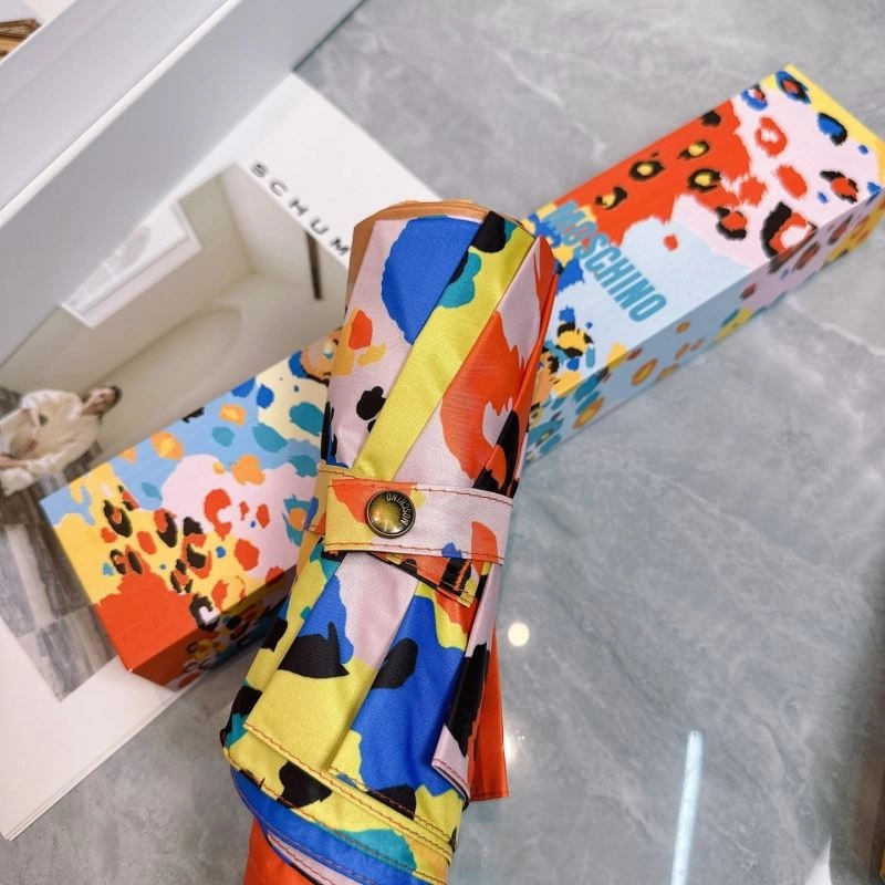 Low-cost Moschino Umbrella