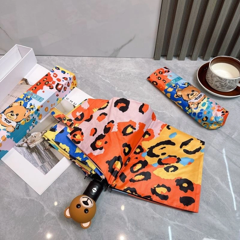 Low-cost Moschino Umbrella