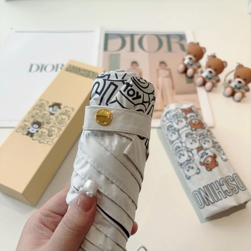 Low-cost Moschino Umbrella