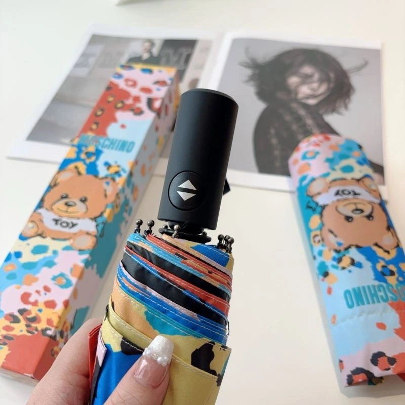 Low-cost Moschino Umbrella