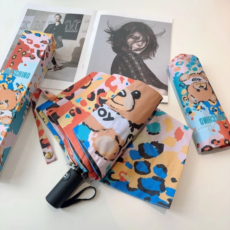 Low-cost Moschino Umbrella