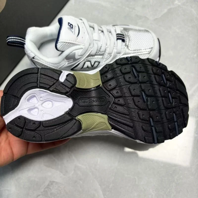 Low-cost NEW BALANCE SHOES